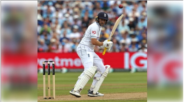 Joe Root breaks Alastair Cook's record with 34th Test hundred