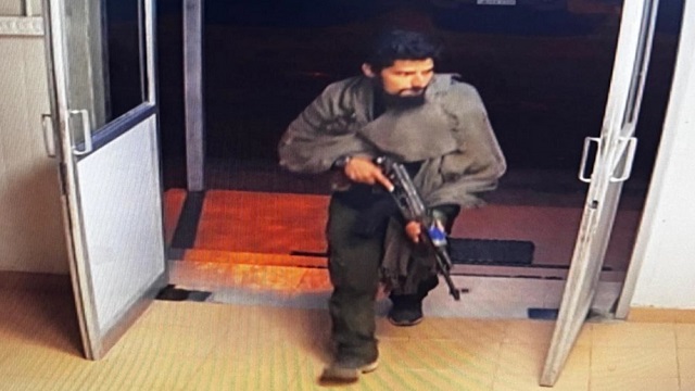 Ganderbal Terror attack: First image of terrorists armed with rifle ...