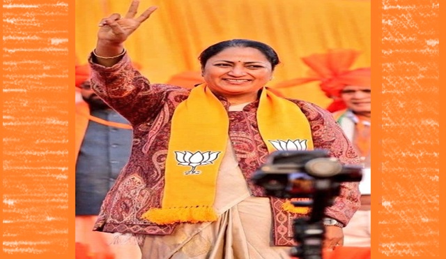 WATCH: Rekha Gupta takes oath as Delhi Chief Minister