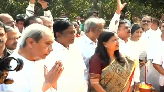 Naveen Patnaik pays tribute to Biju Babu on his 109th anniversary