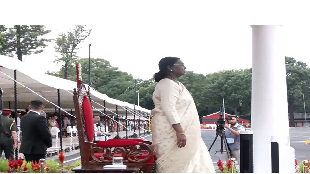 President Murmu reviews Passing Out Parade at Military Academy